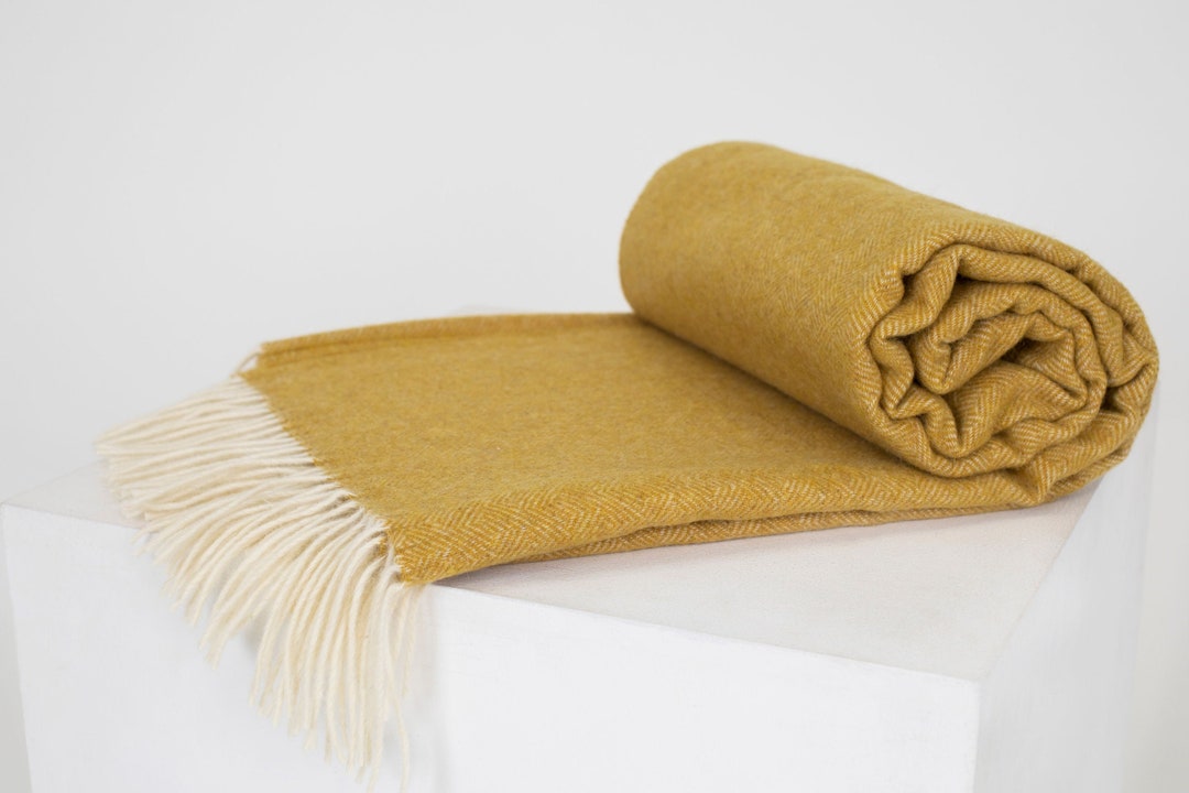 Manta de lana merino, manta de lana color mostaza, manta a cuadros ...