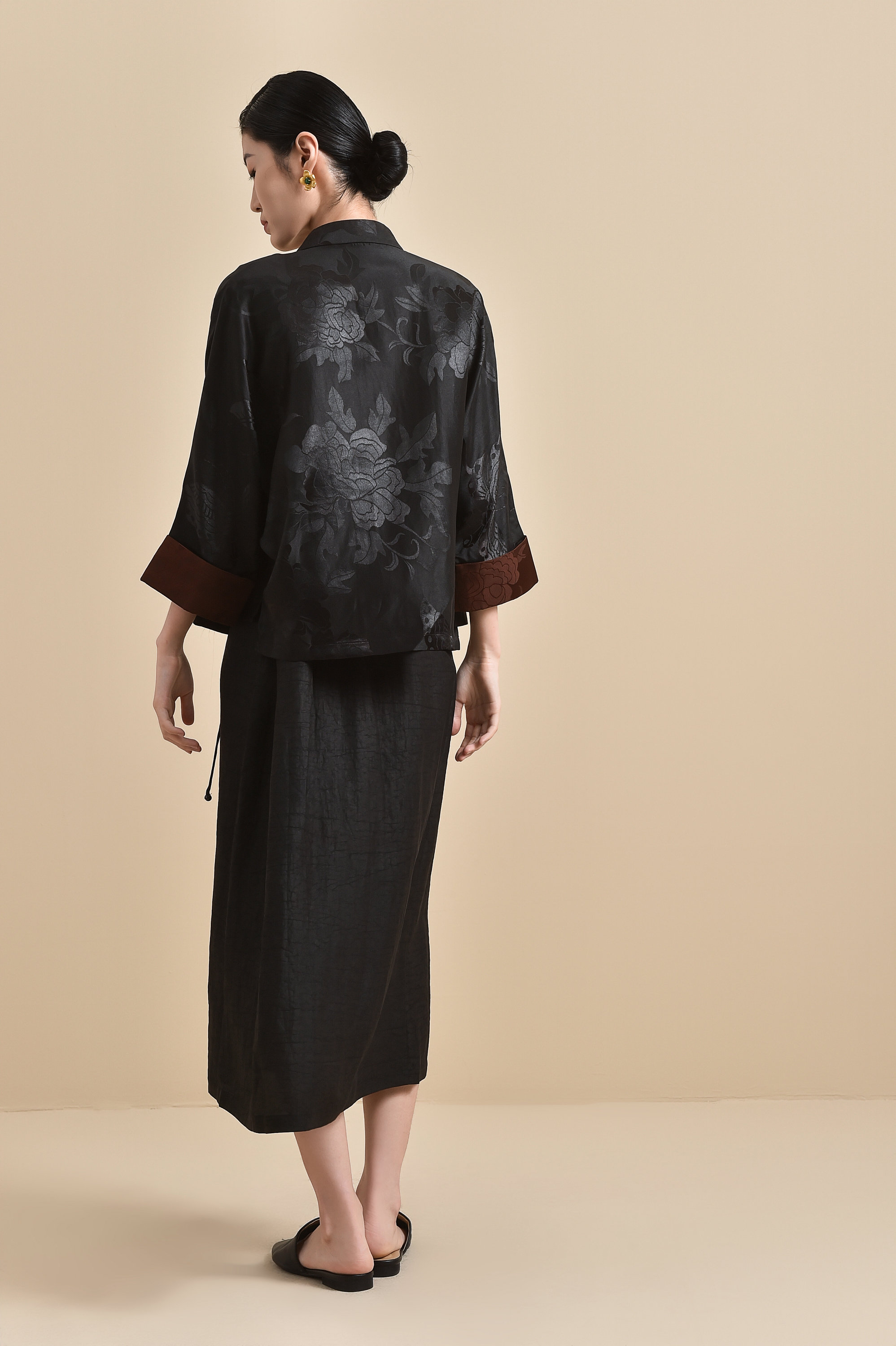 Elegant Black Jacquard Mud Silk Jacket, 100% Mulberry Silk Naturally ...