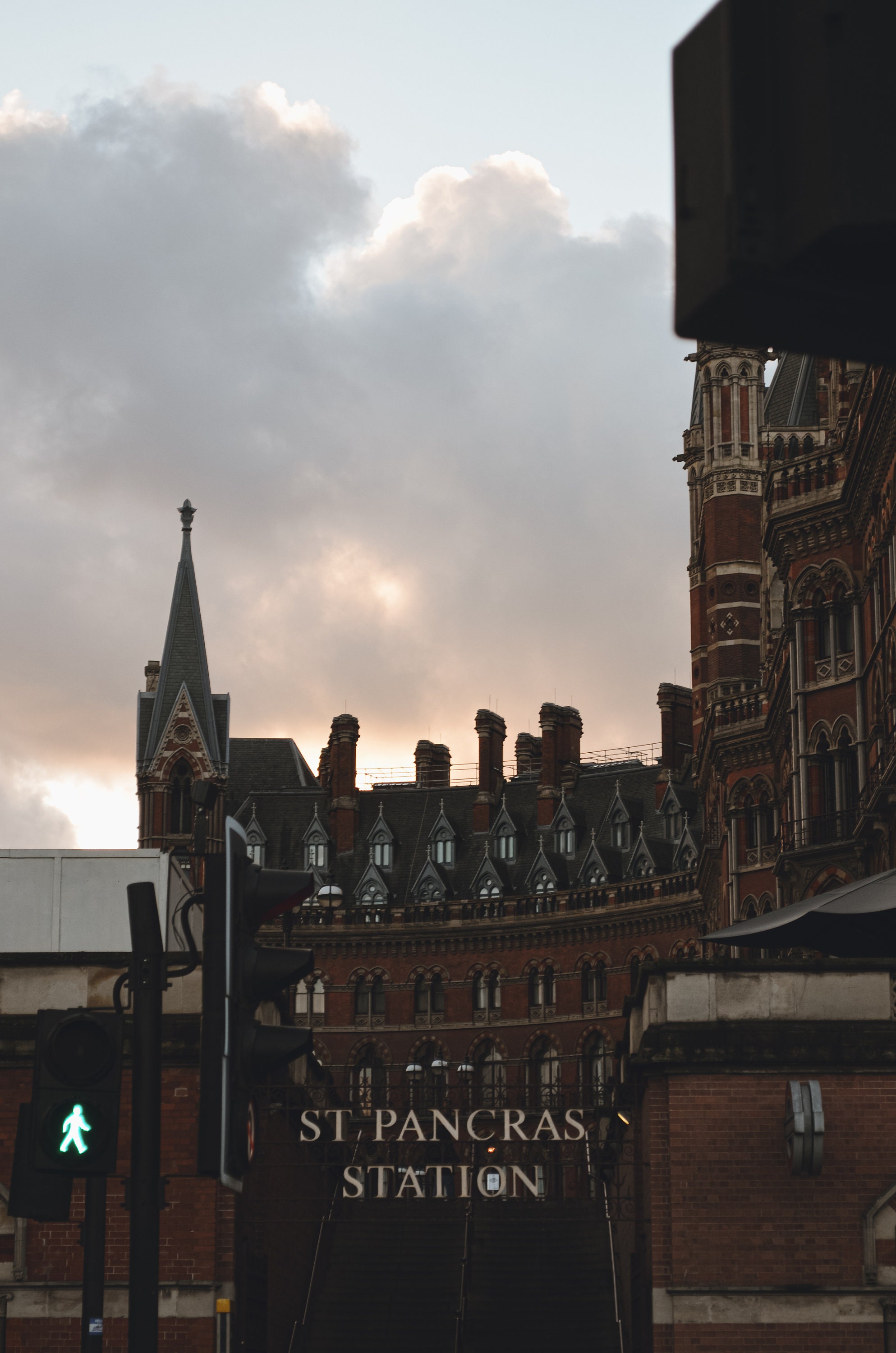 King's Cross | 5 Digital Wallpapers | - Etsy