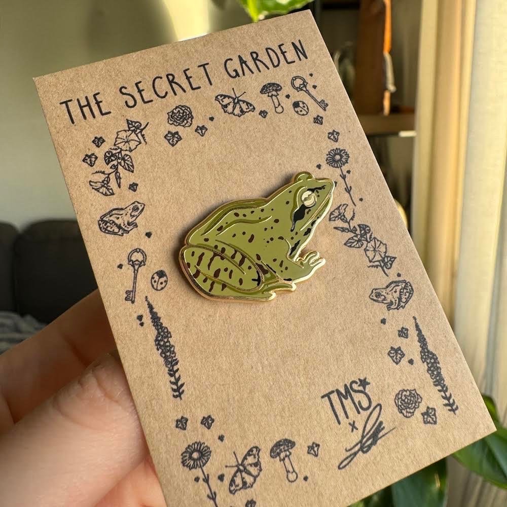Garden Frog Enamel Pin - Etsy