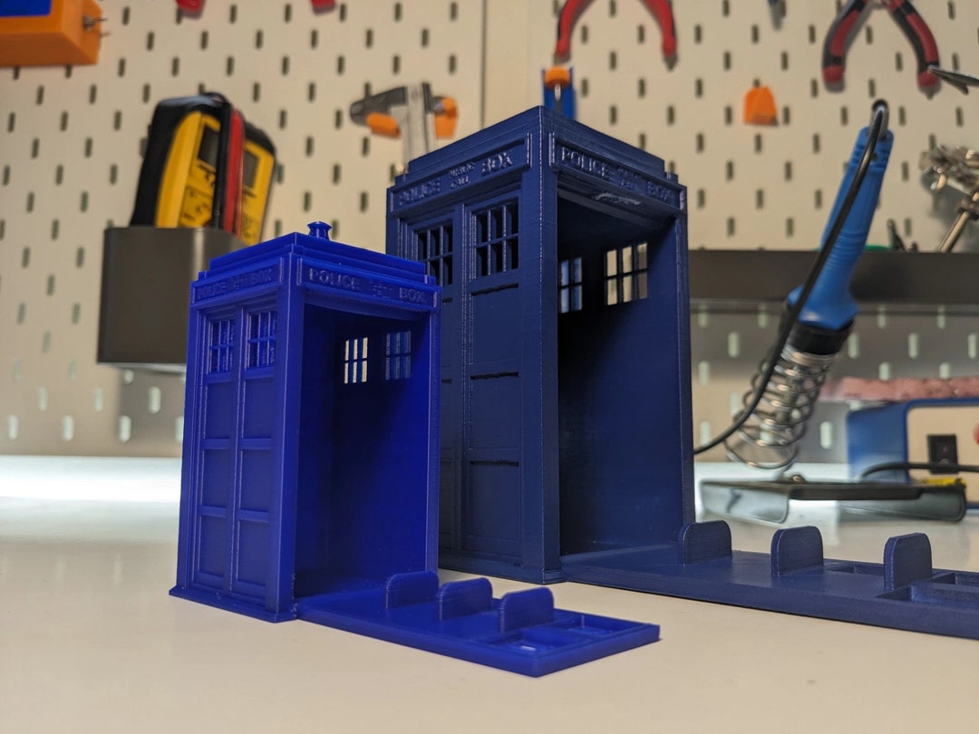 Doctor Who Tardis Phone Stand - Iconic British Sci-fi Series Inspired ...