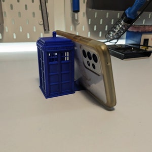 Doctor Who Tardis Phone Stand - Iconic British Sci-fi Series Inspired ...
