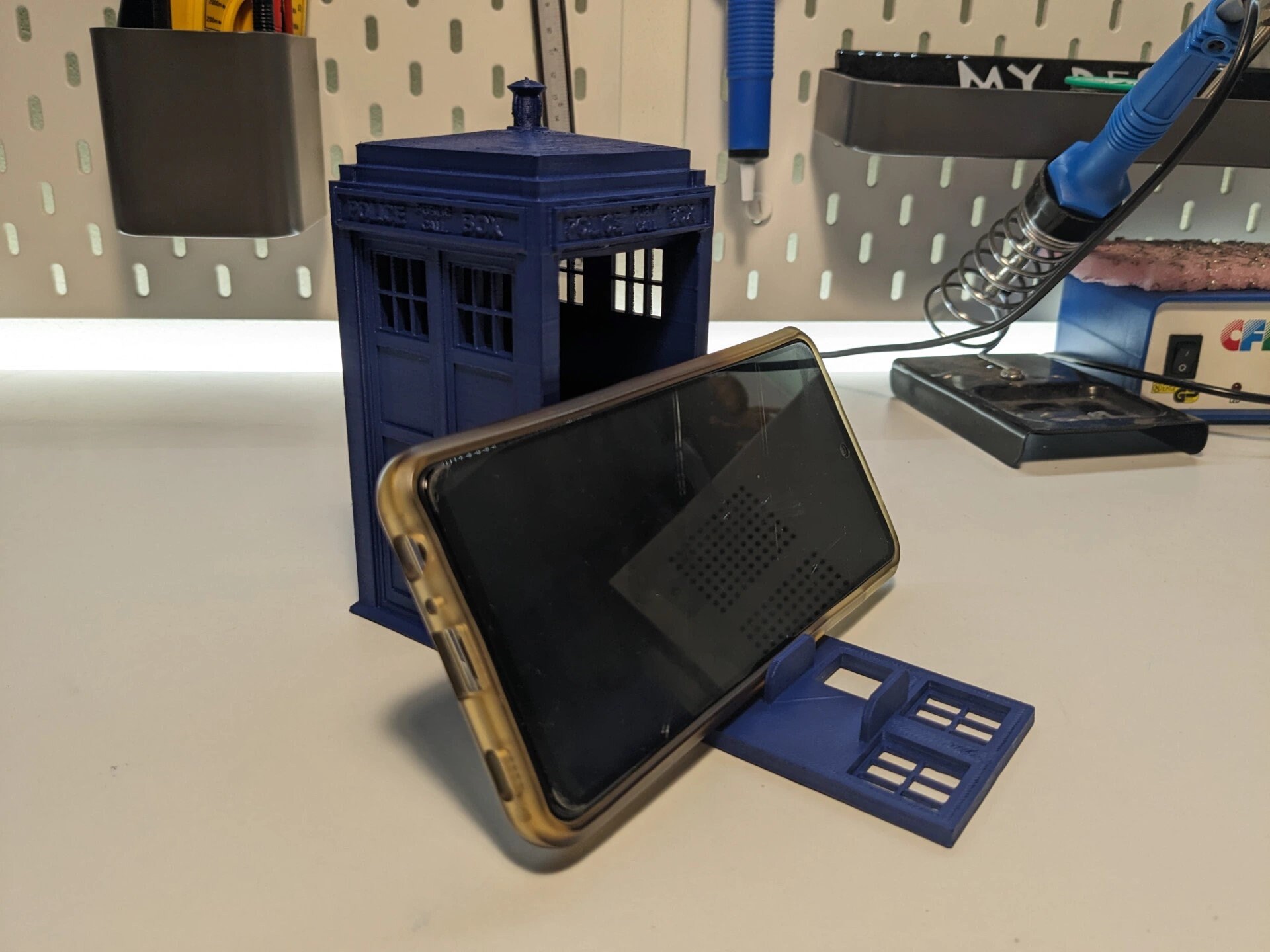 Doctor Who Tardis Phone Stand Iconic British Sci-fi Series Inspired ...
