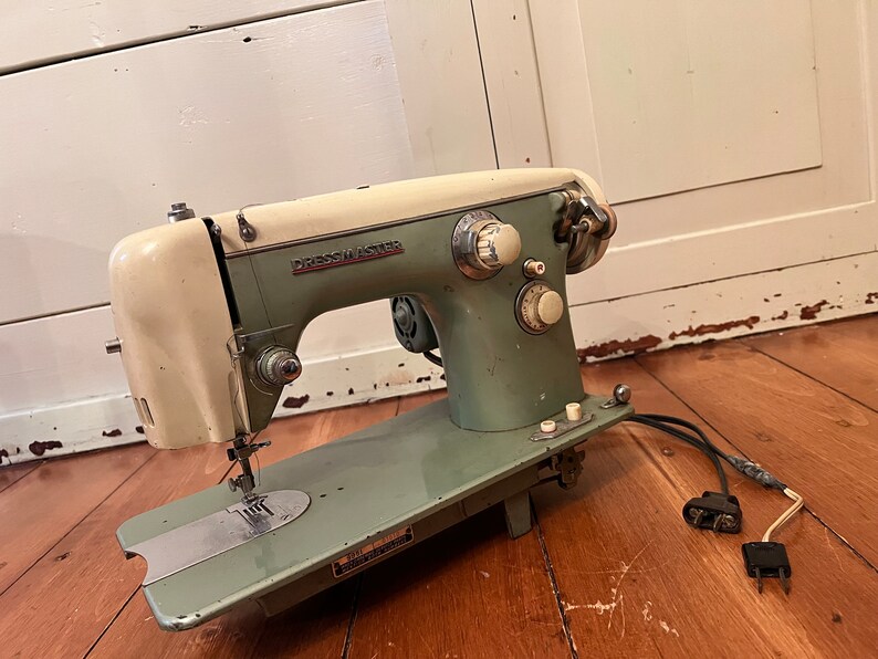 Antique Sewing Machine - Etsy