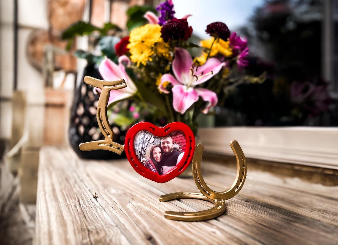 Rustic Horseshoe Picture Frame - "i Love U" Metal Valentine's Gift - Etsy
