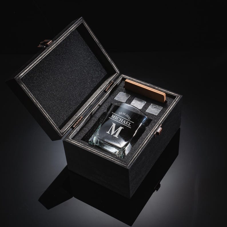 Engraved Whiskey Glass Set, Personalized Gift for Men, Wooden Box - Etsy