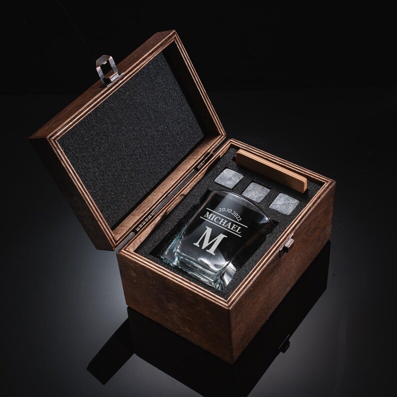 Engraved Whiskey Glass Set, Personalized Gift for Men, Wooden Box - Etsy