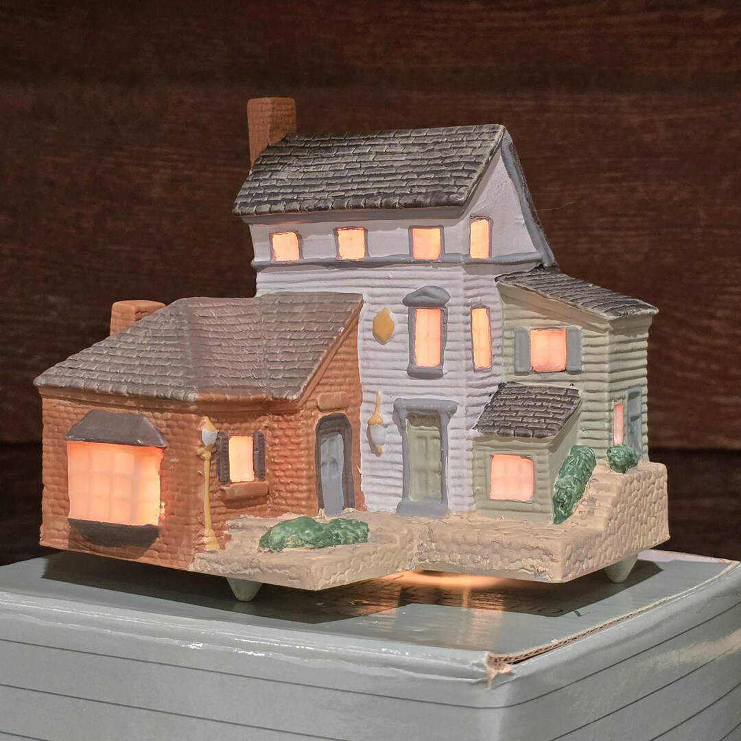 Avon Early American Light-up Village Collection Mainhouse - Etsy