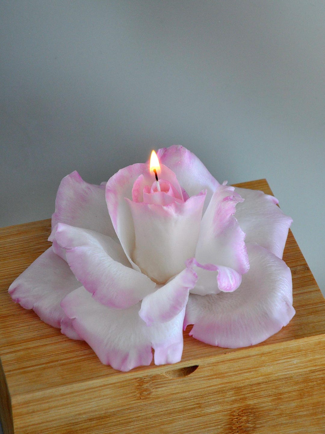 Rose Candle - Luxurious Gift With a Rose Scent - Etsy