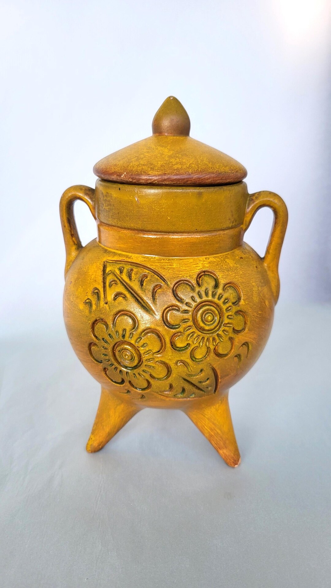 Large Vintage Yellow Three-legged Pottery Pot | Folk Art Sgraffito ...