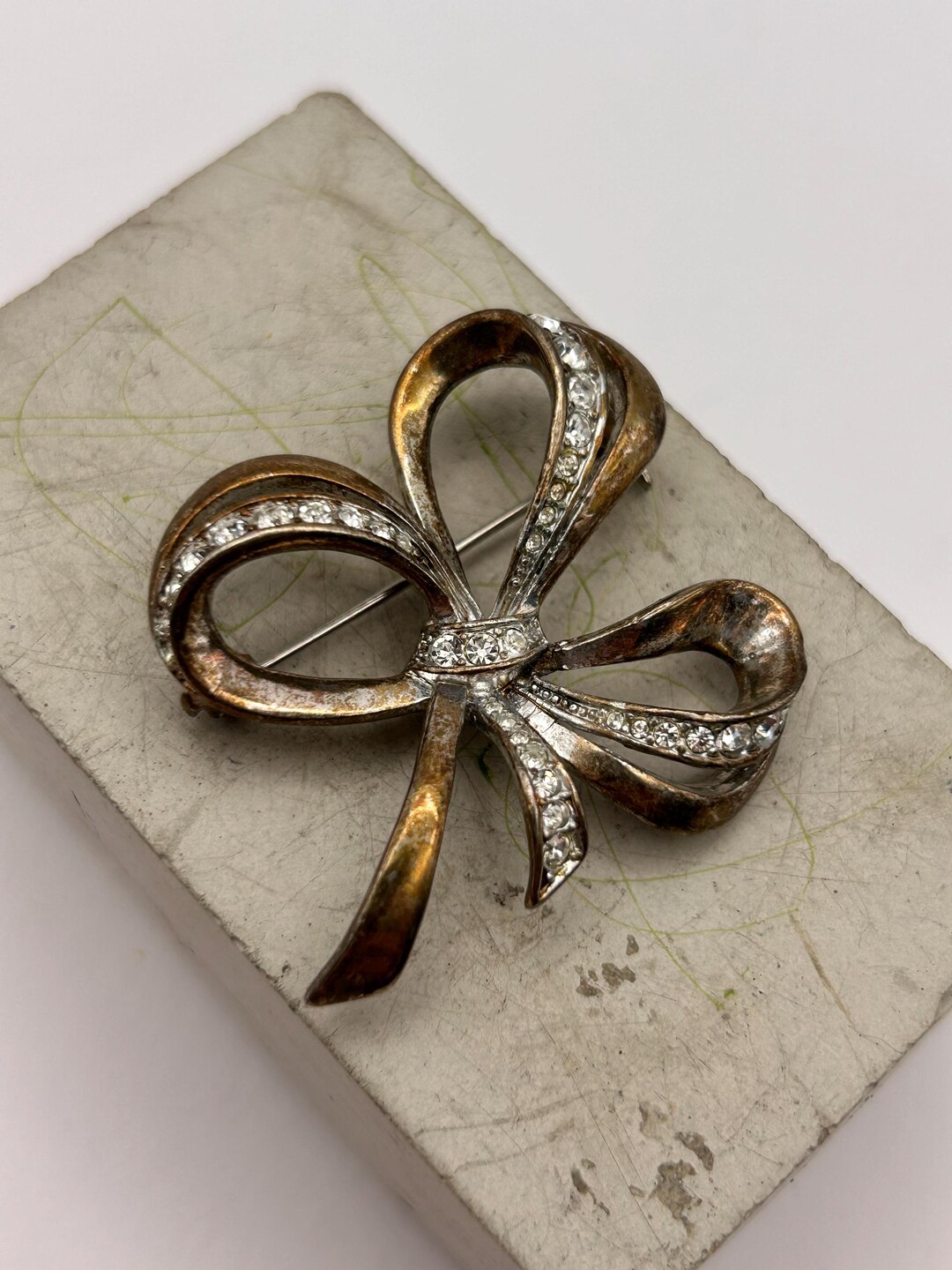 Vintage 1970s 80s Gold Tone Rhinestone Bow Brooch Pure Shabby Chic ...