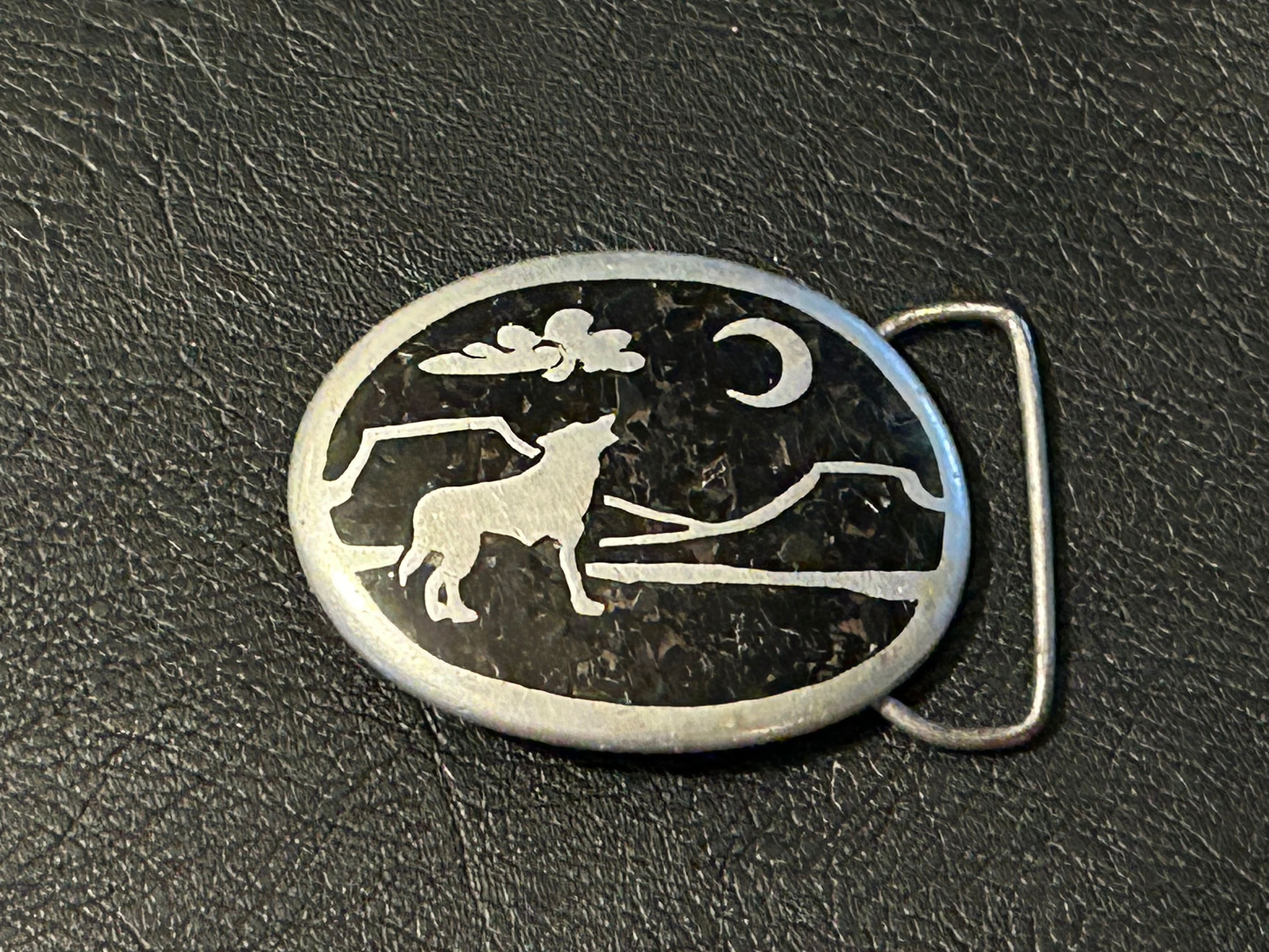 Wolf Howling at the Moon Belt Buckle, Fine Pewter Inlay, Made by Native ...