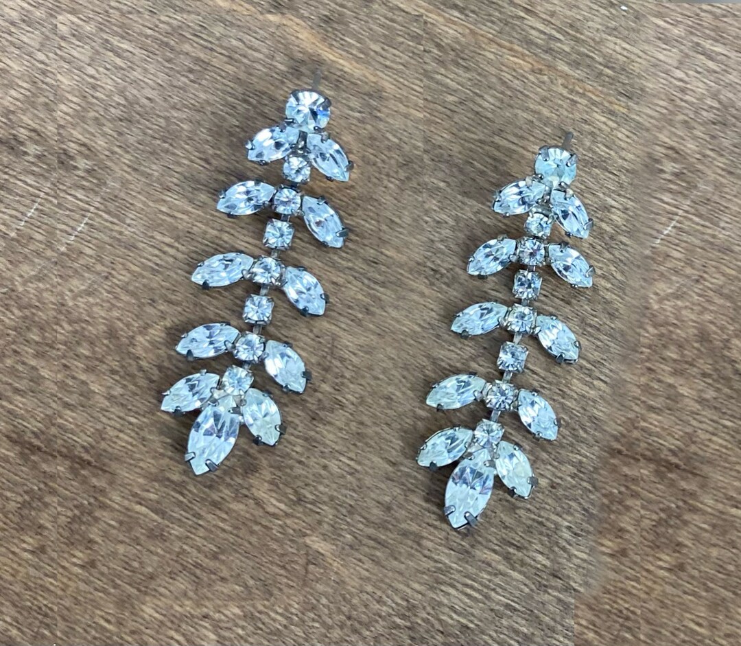 Vintage Rhinestone Botanical Design Dangle Earrings. Timeless Classic ...