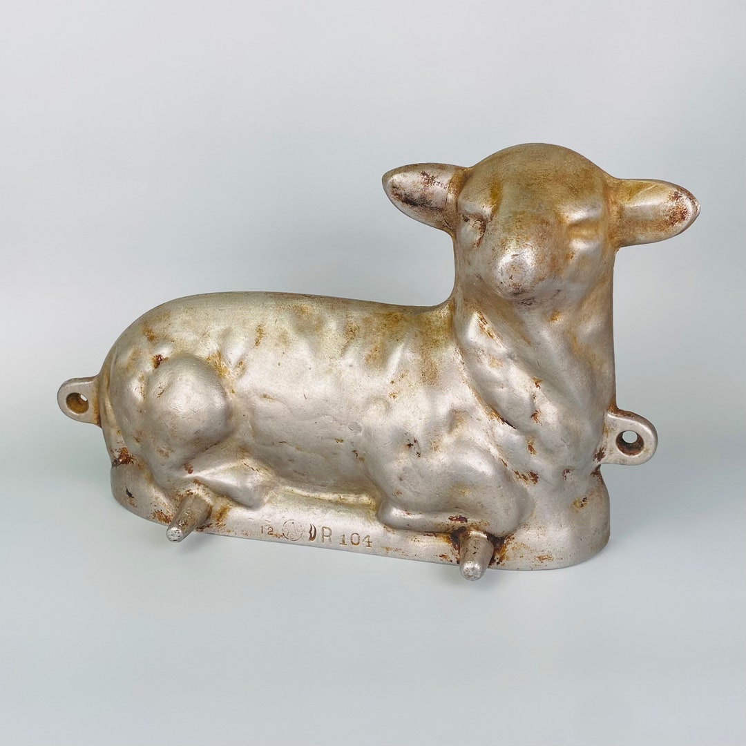 Cast Aluminum Lamb Mold for Easter Cake. It is Beautifully Seasoned ...