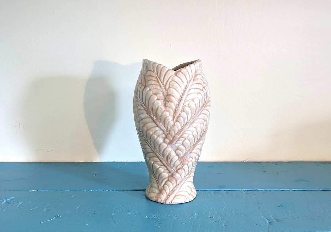 Pink Folded Fern Leaf 1930s Vintage Vase - Etsy