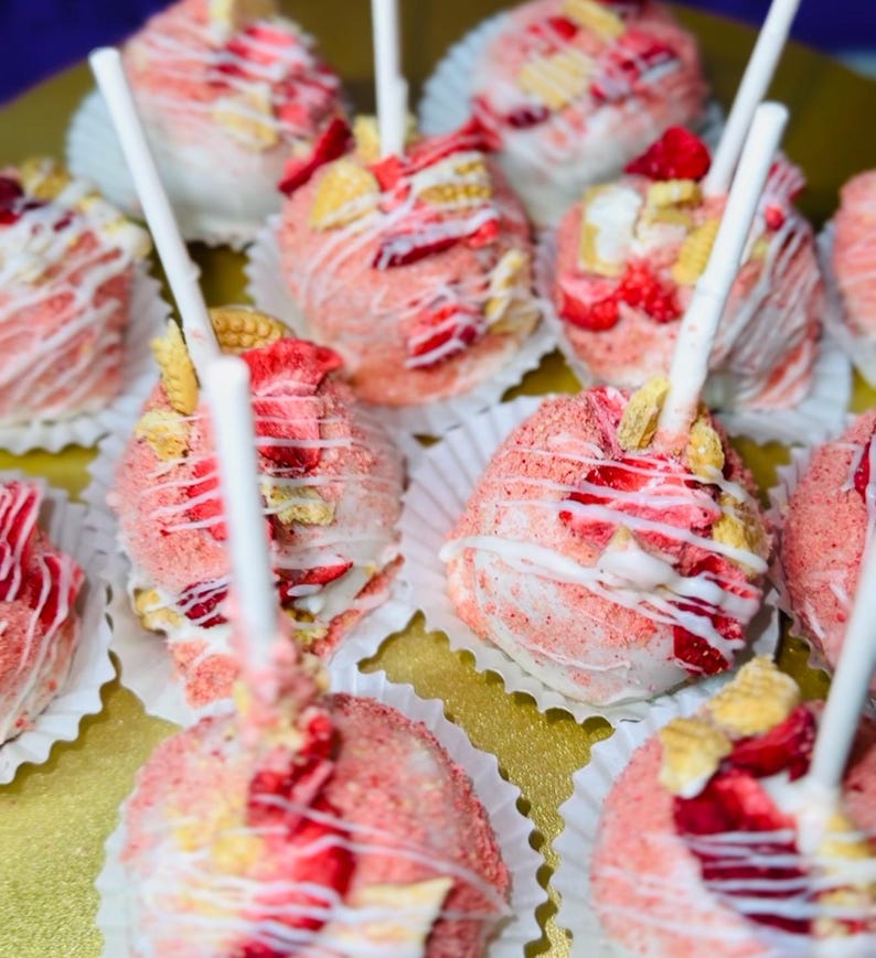 1 Dozen Homemade Delicious Gourmet Cake Pops| New Flavors**| Strawberry ...
