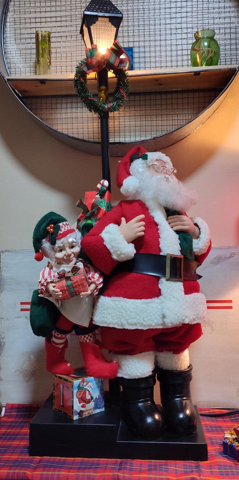 Vintage 1993 Holiday Creations Animatronic Santa With Elf Lamp Post ...