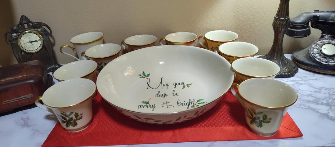Vintage Lenox Holiday Pattern Holly Berry Partial Dinnerware Set ...