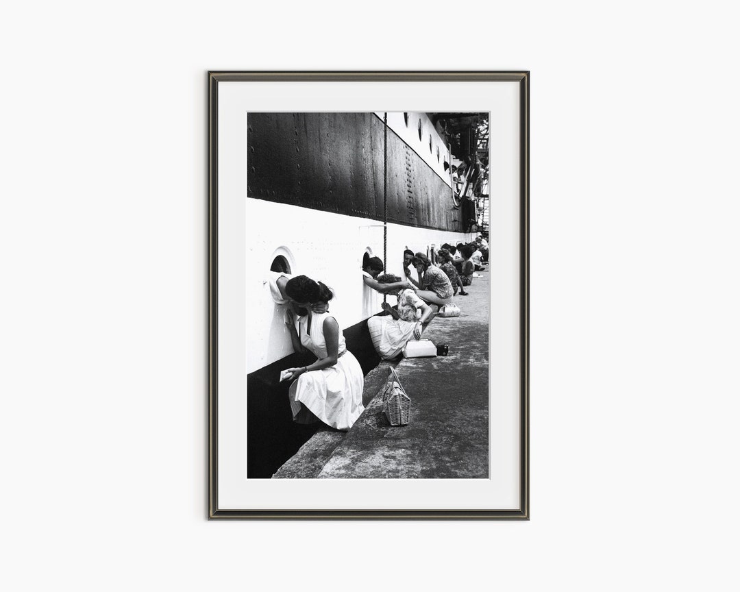 Sailors Saying Goodbye, Last Kiss Before WW2, World War Two, Historical ...