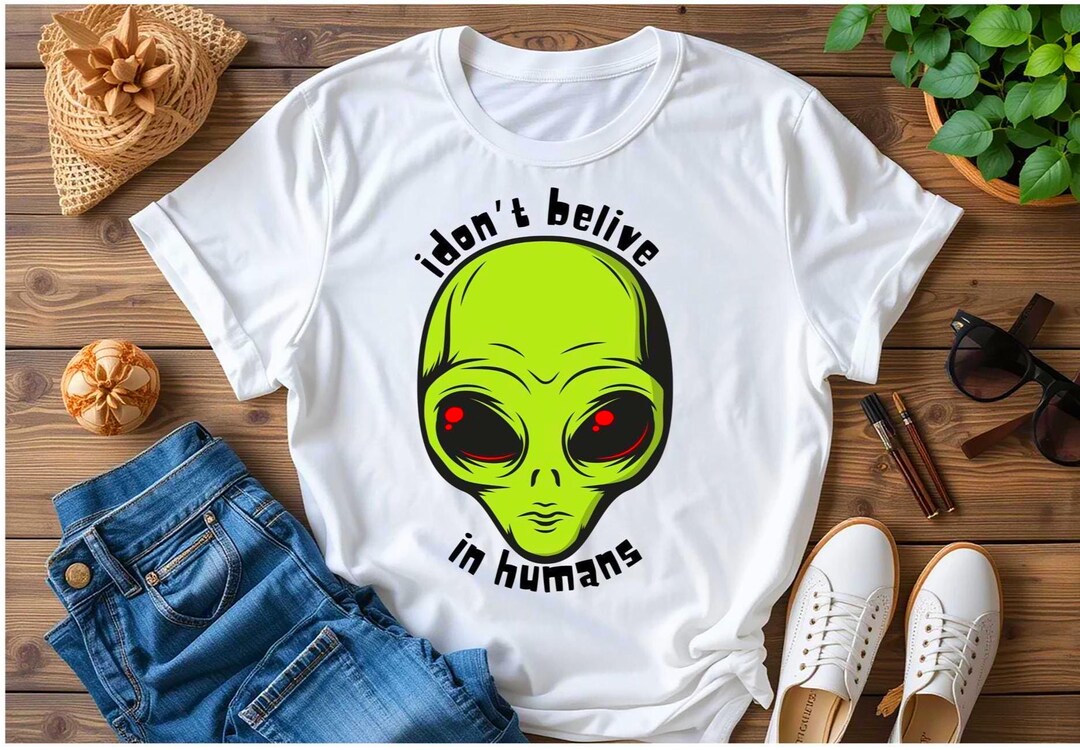 Alien Head Graphic T-shirt – Retro Sci-fi Alien Face Tee – Unisex UFO ...