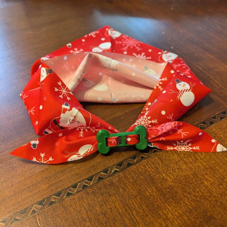 The Bandanabone - Festive Green | the Adjustable Bandana Fastener for ...