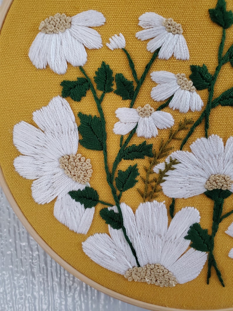 Embroidery Daisy With Yellow Background - Etsy