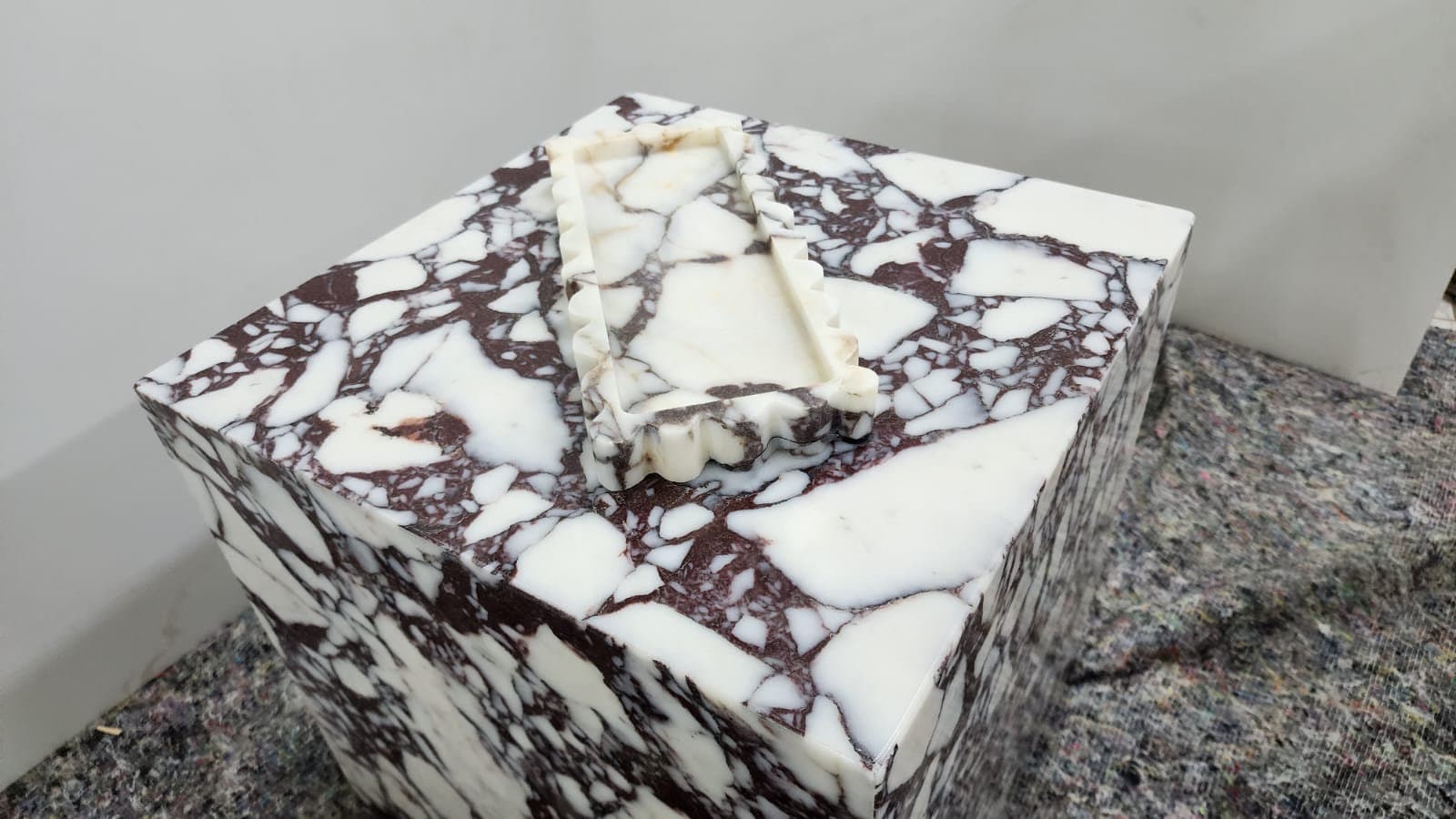 Calacatta Viola Marble Plinth Coffee Table , Marble Coffee Table ...