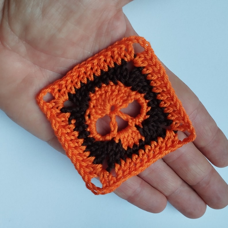 Skull Granny Square Crochet Pattern – Halloween Decor (PDF Pattern) - Etsy