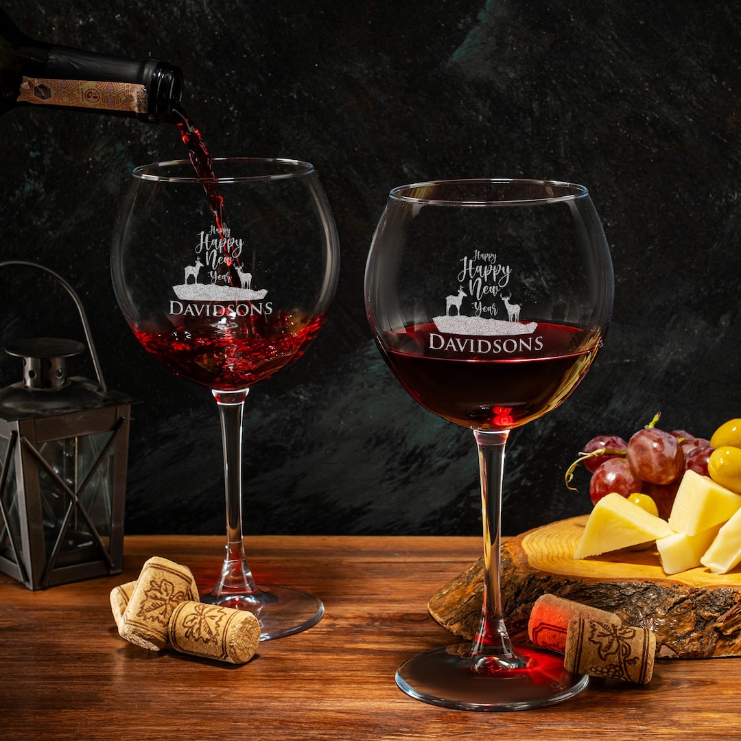 Personalized Wine Glass Set, Laser Engraved Family Name, Couple Gift (2 ...
