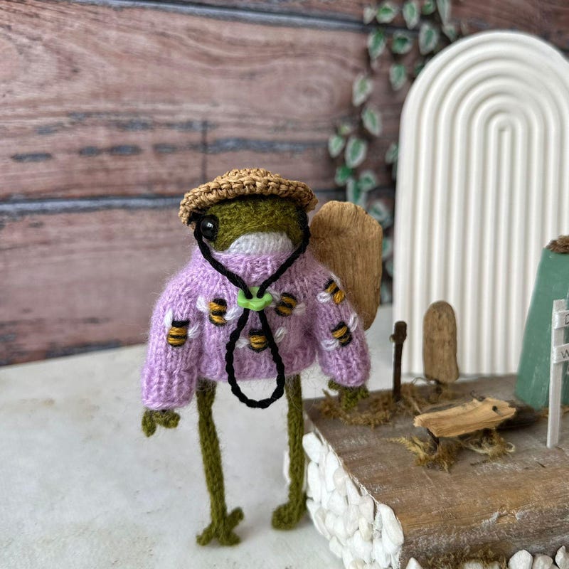 Tiny Knitted Frog Doll - Etsy