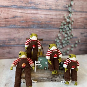 Knitted Frog Stuffed Animal Green Toad as Funny Gift, Knitting Frog's ...