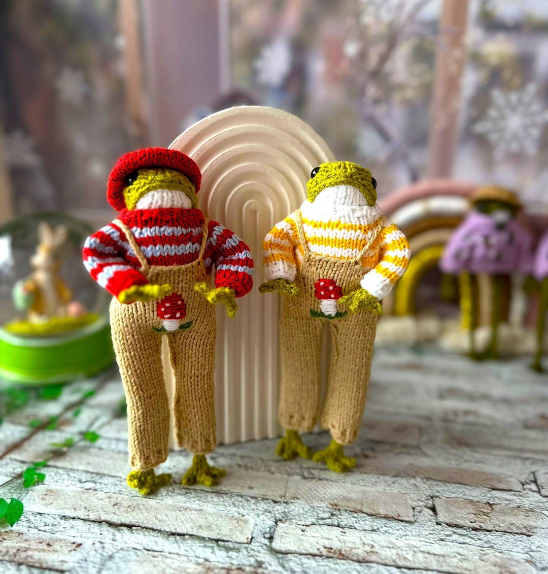 Handmade Knitting Frog and Toad With Her Dresses / Scandinavian Groom ...