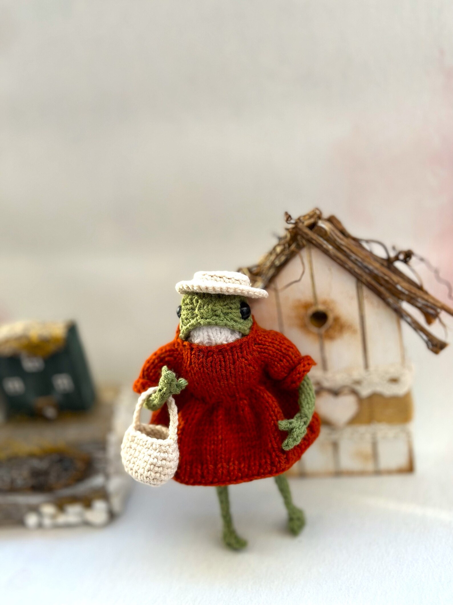 Crochet Frogs Mrs Frog KNITTING Cute Frog With Sweater , Custom Frog ...