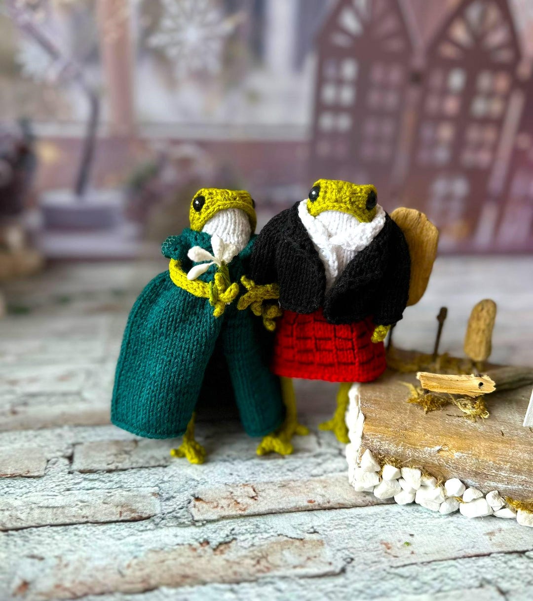 Handmade Knitting Frog and Toad With Her Dresses / Scandinavian Groom ...