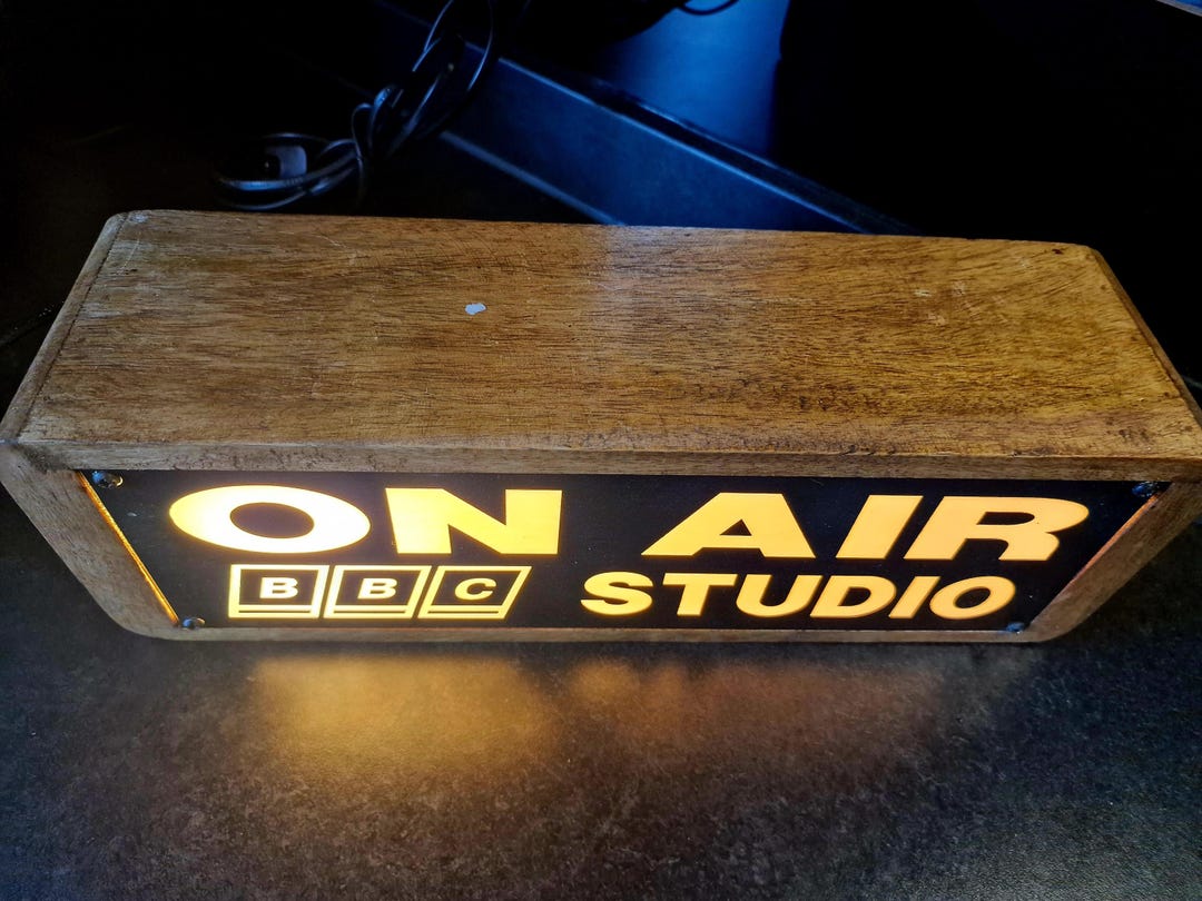 BBC ON AIR Studio - Vintage Cabinet Lightbox - Etsy