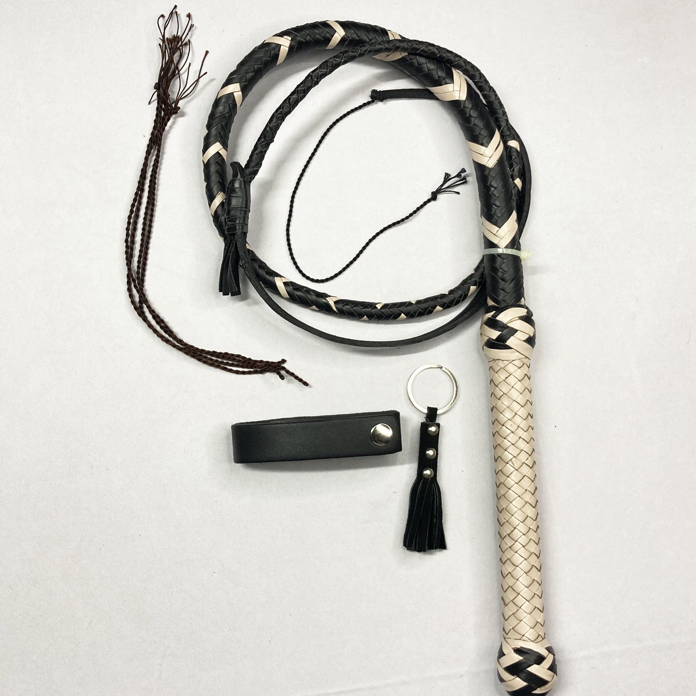 Kangaroo Hide Leather Bullwhip , 4ft to 12ft, 12/16 Plait Professional ...