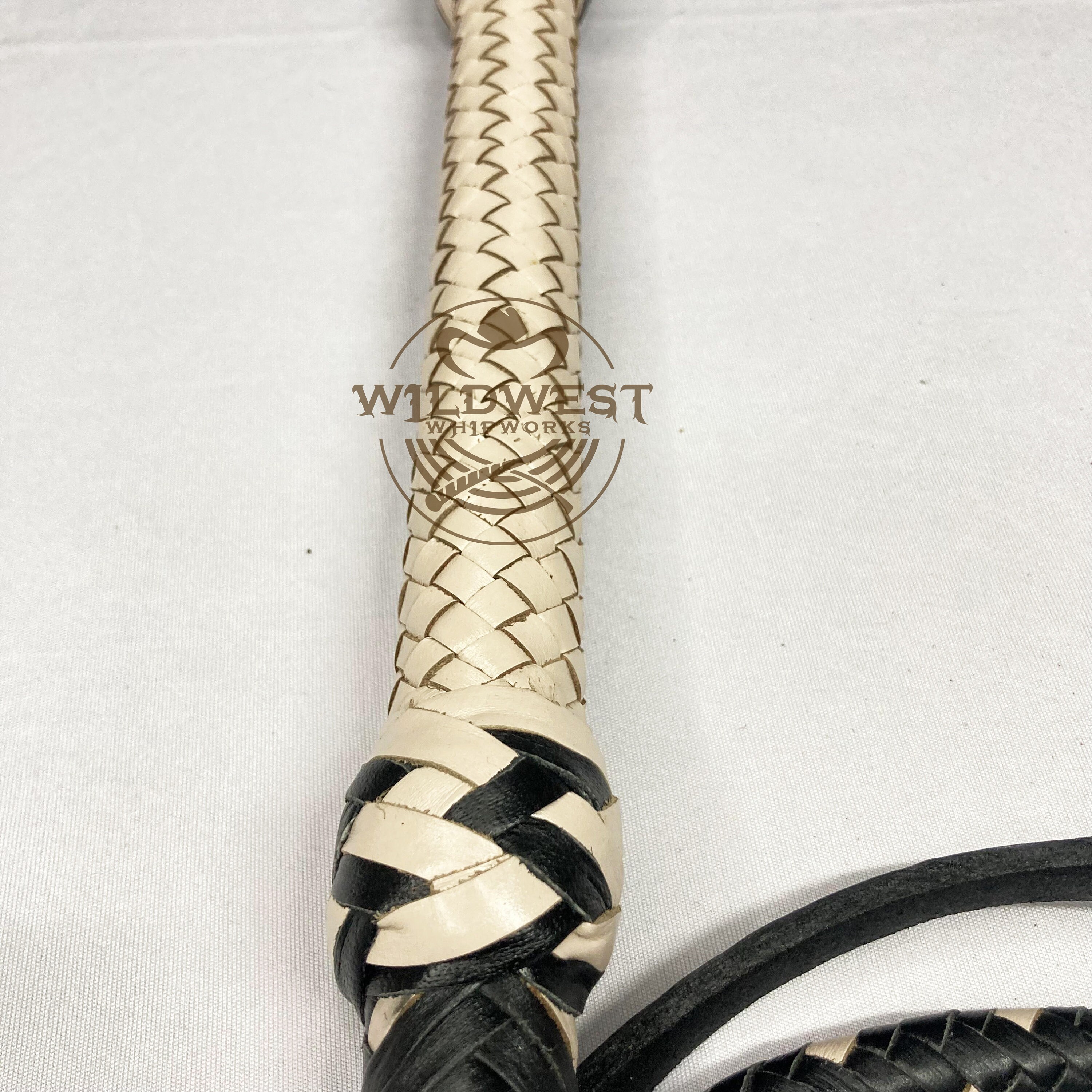 Kangaroo Hide Leather Bullwhip , 4ft to 12ft, 12/16 Plait Professional ...