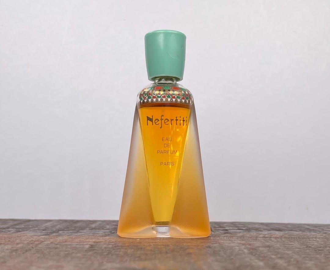 Vintage Nefertiti De Riachi Eau De Parfum Miniature | 7,5 Ml | 0.25 Fl ...