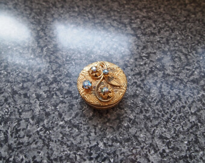 1960s Beautiful Pill Box - Etsy