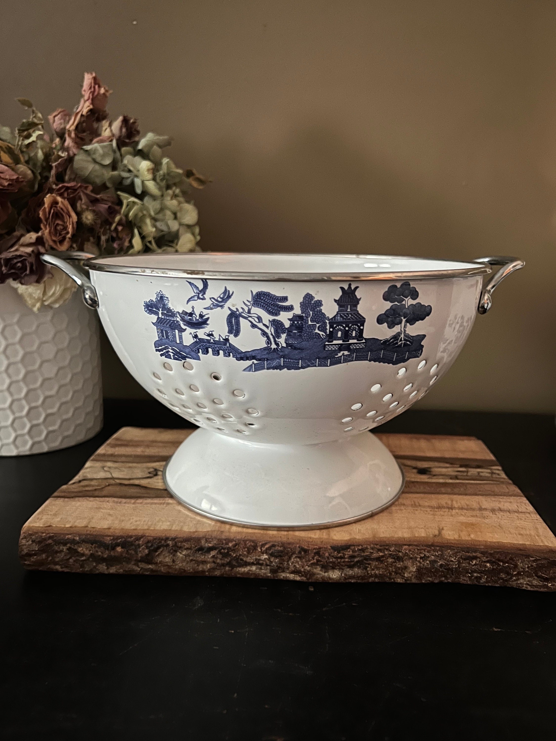 Blue Willow Enamelware. Vintage Enamel Tea Kettle, Colander, Dutch Oven ...