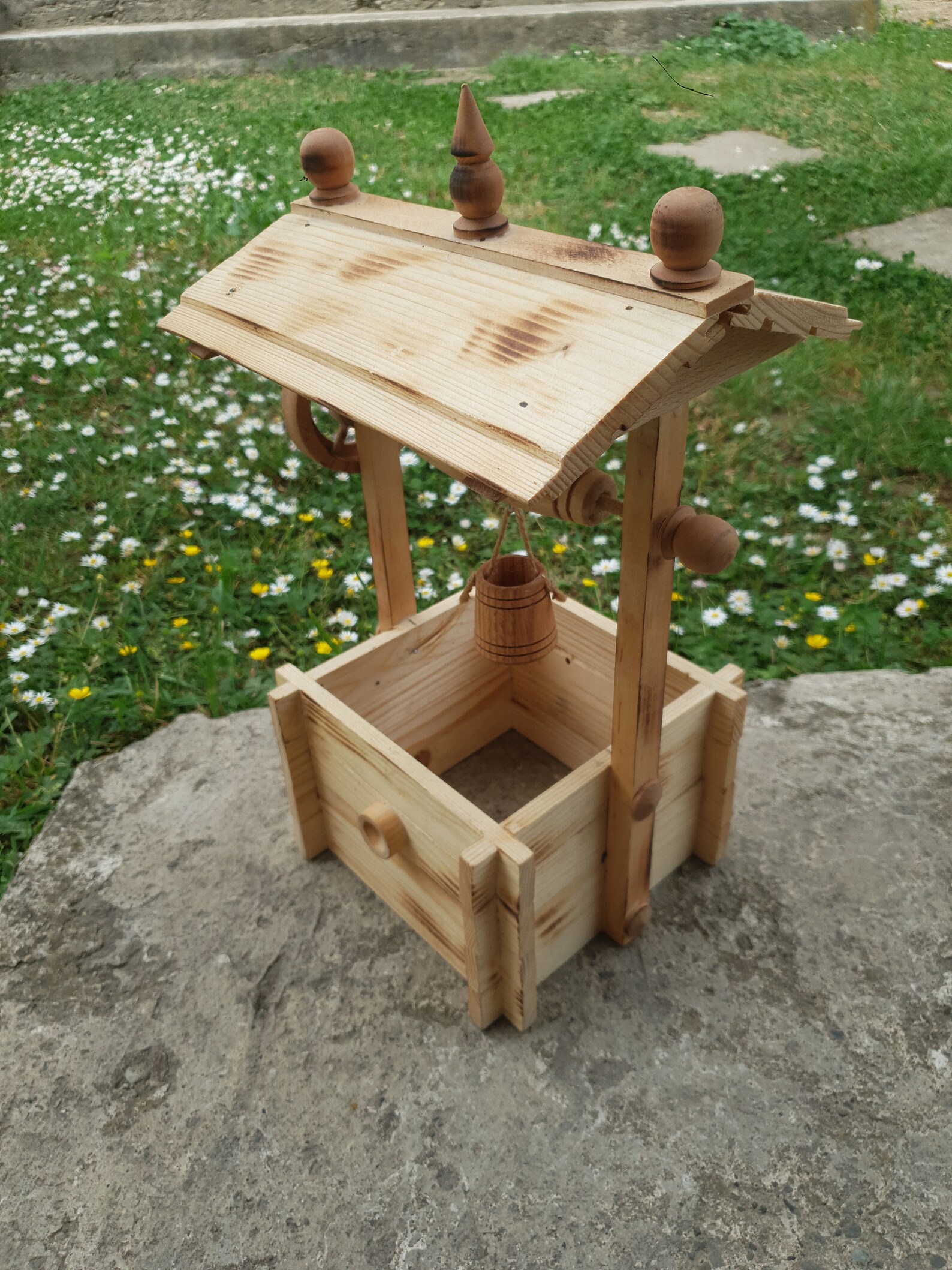 Rustic Wooden Outdoor Wishing Well Decorative Yard Decor Quaint Gift ...