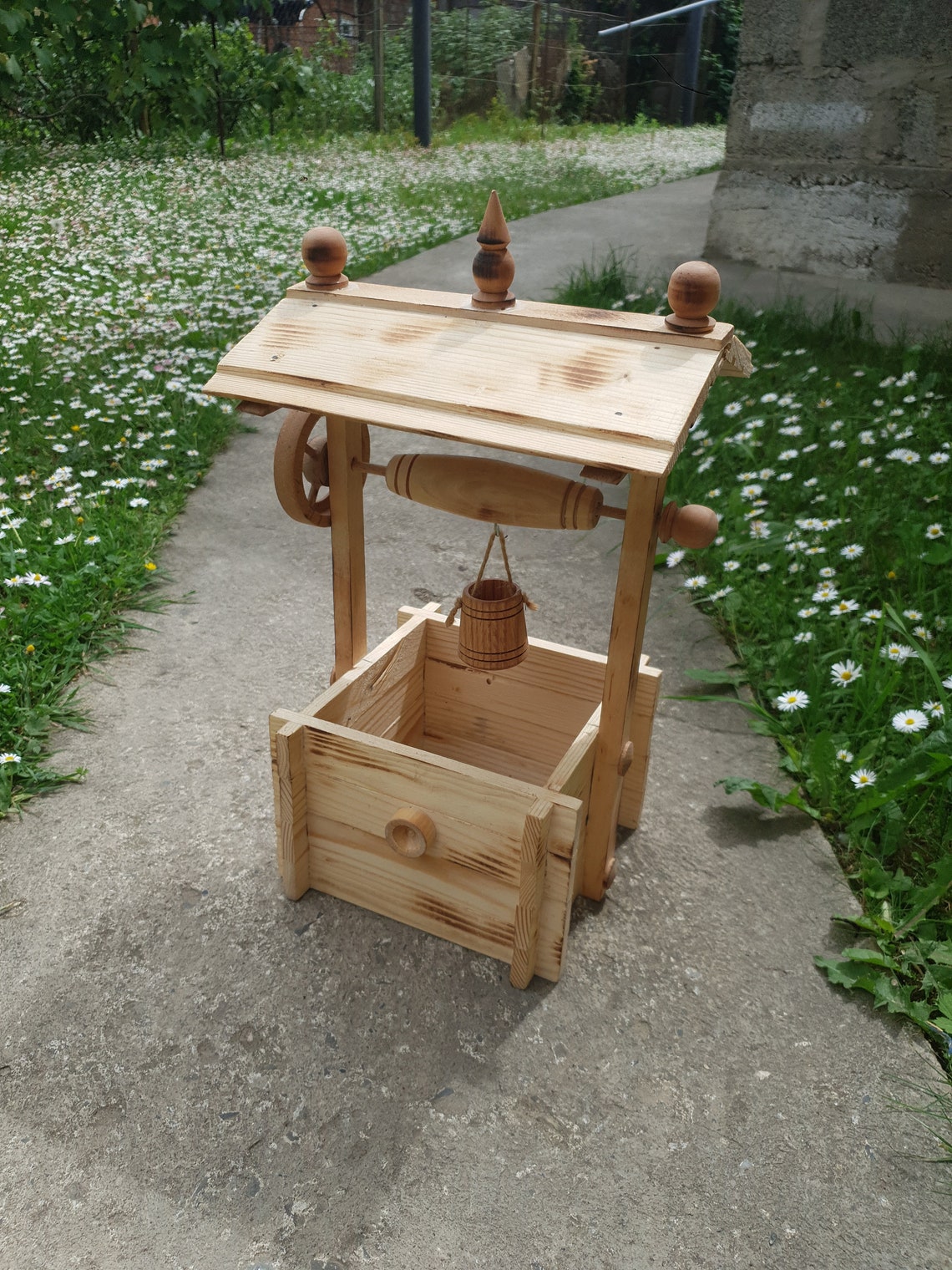 Rustic Wooden Outdoor Wishing Well Decorative Yard Decor Quaint Gift ...