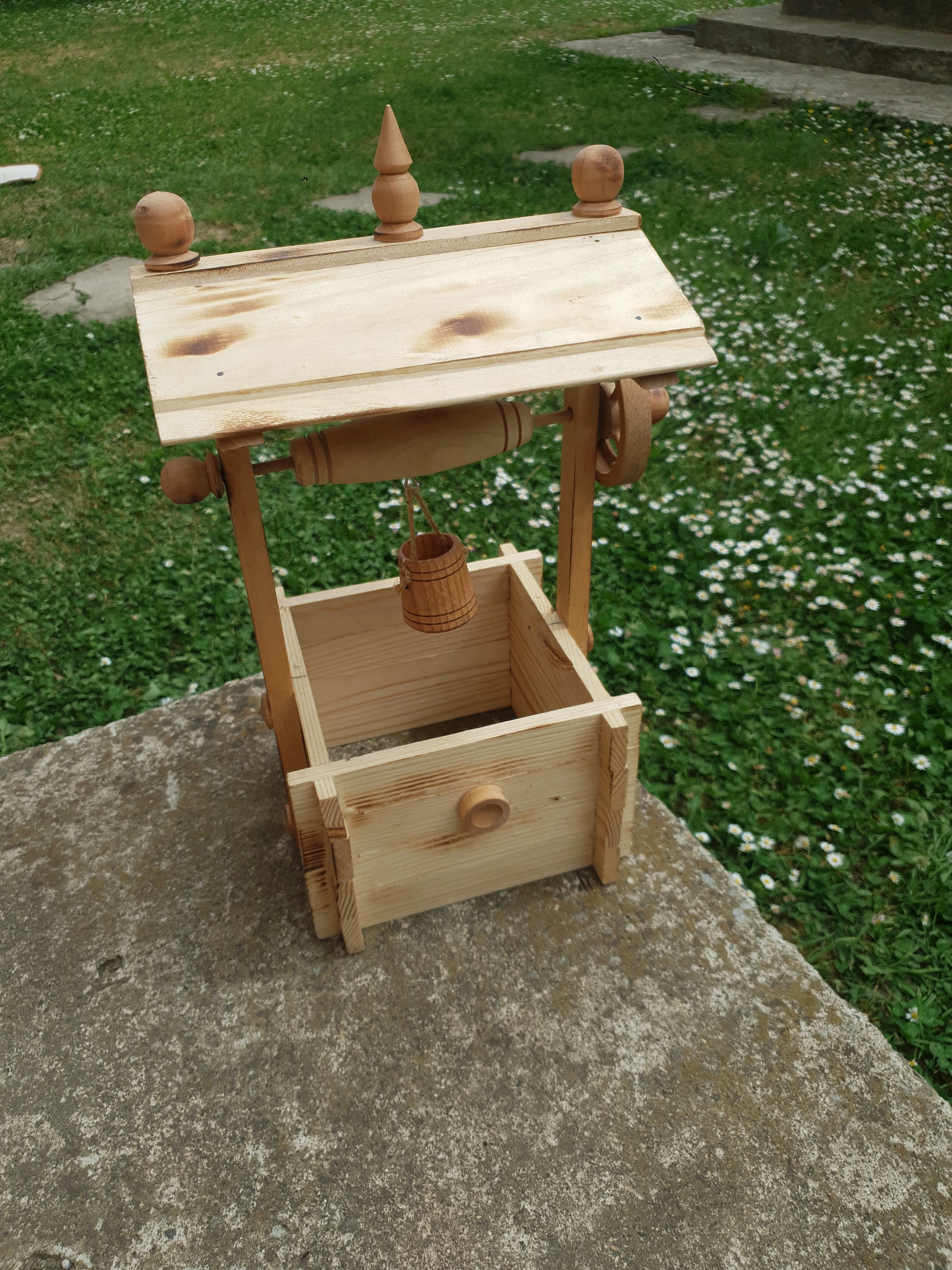 Rustic Wooden Outdoor Wishing Well Decorative Yard Decor Quaint Gift ...