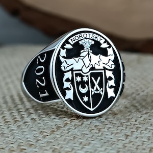Custom Coat of Arms Ring / Family Crest Signet Ring / Silver Heraldic ...
