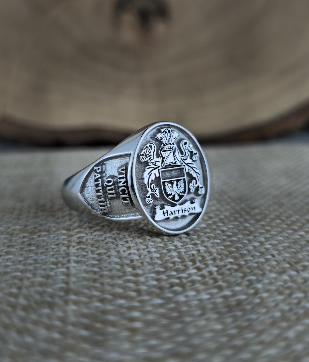 Family Crest Ring / Custom Coat of Arms Ring / Heraldic Signet Ring ...