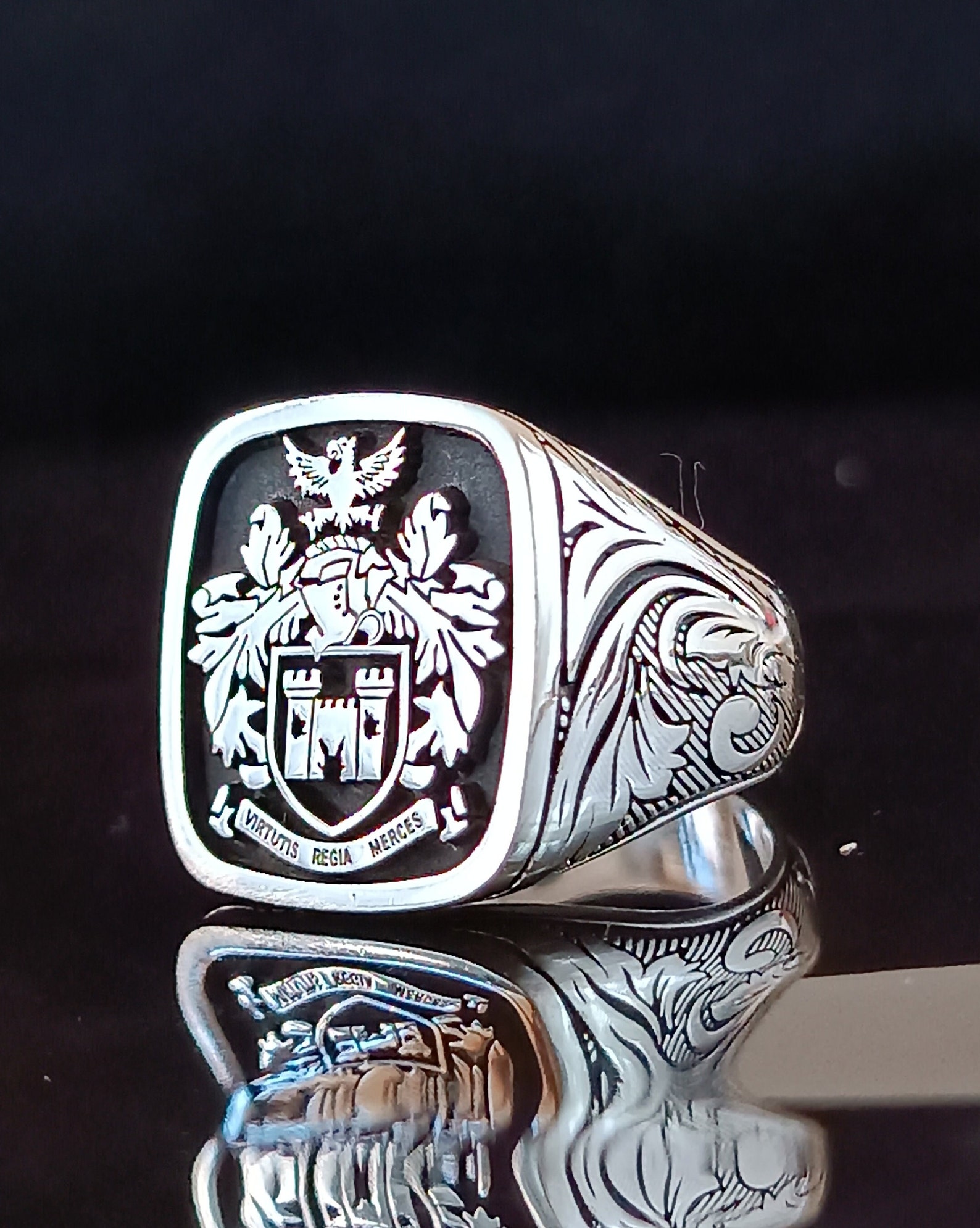 Crest Ring, Family Crest Signet Ring Christmas Gift, Coat of Arms Ring ...