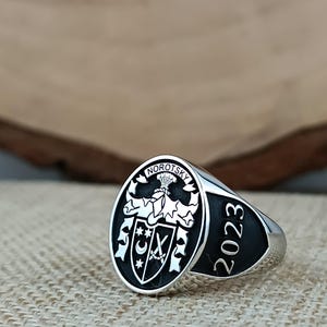 Custom Coat of Arms Ring / Family Crest Signet Ring / Silver Heraldic ...