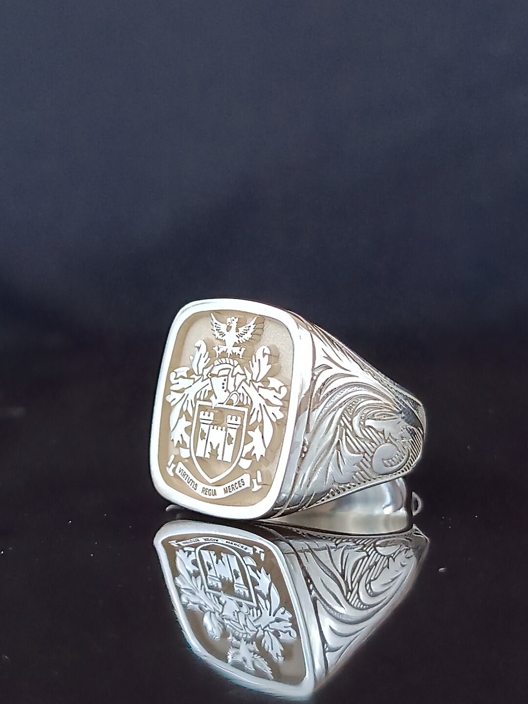 Crest Ring, Family Crest Signet Ring Christmas Gift, Coat of Arms Ring ...