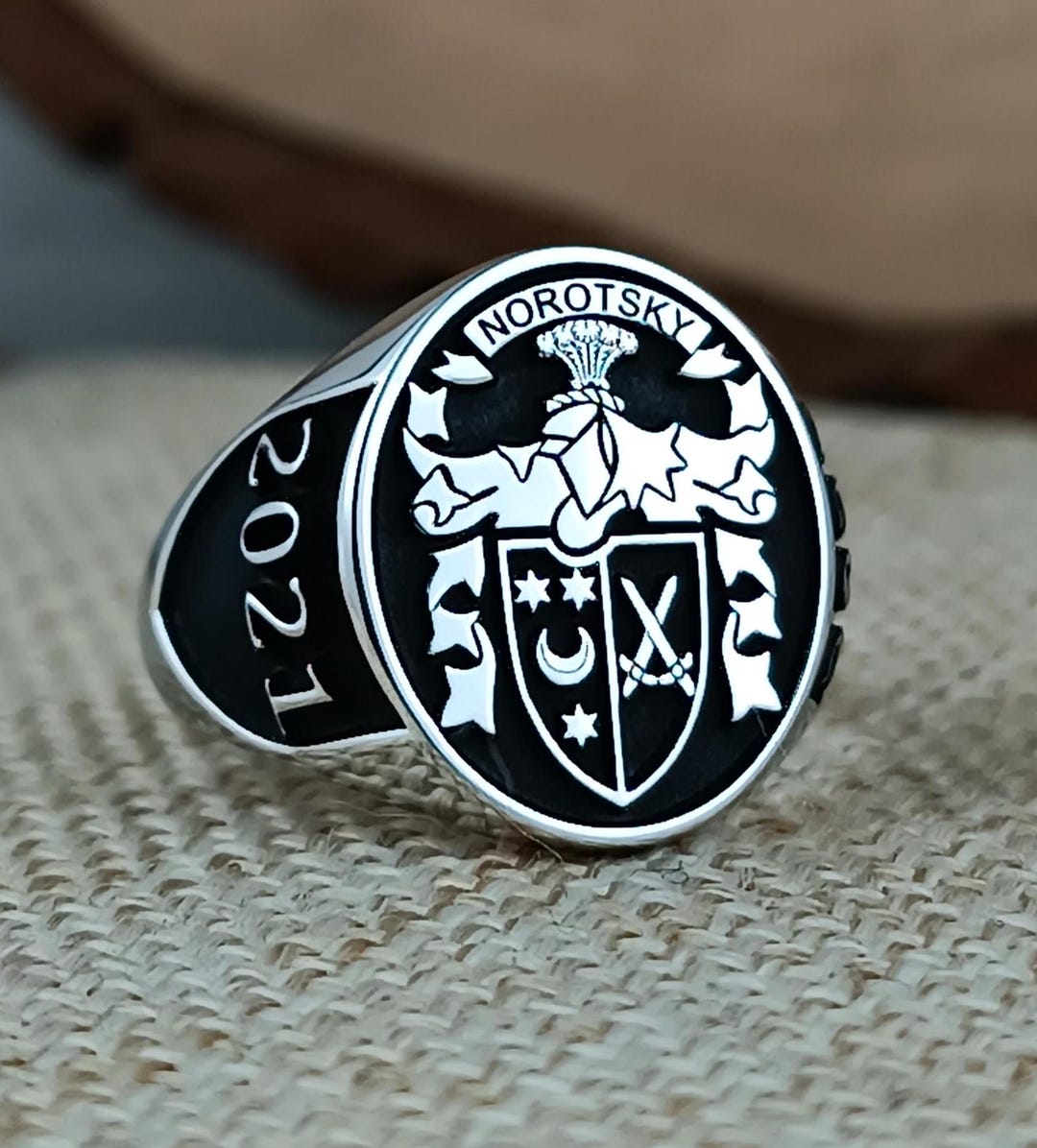 Custom Coat of Arms Ring / Family Crest Signet Ring / Silver Heraldic ...