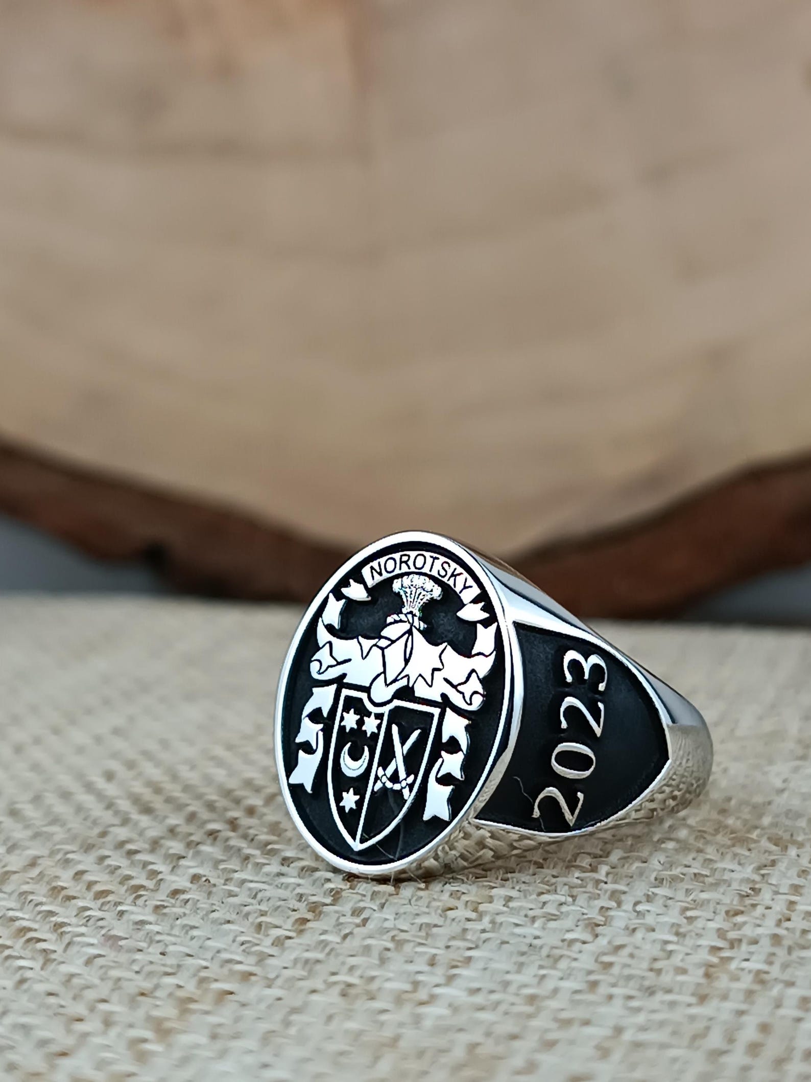 Custom Coat of Arms Ring / Family Crest Signet Ring / Silver Heraldic ...